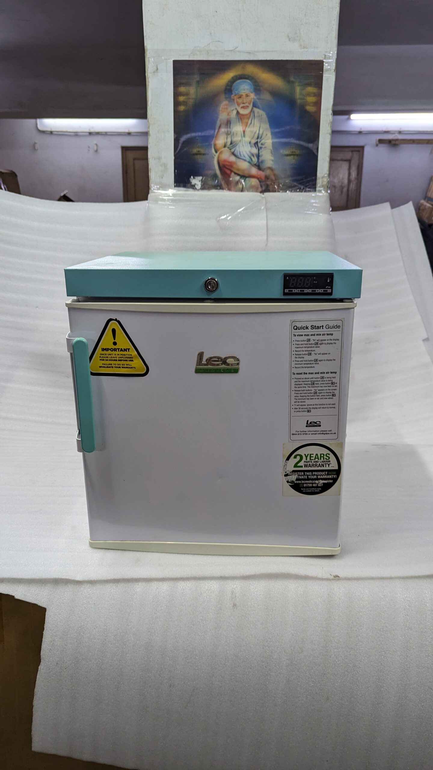 Lec Medical PE109C Solid Door Laboratory Pharmacy Refrigerator ...